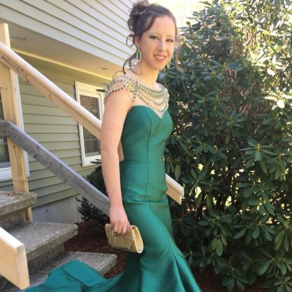 Dresses | Elegant Emerald Green Prom Dress Like New | Poshmark